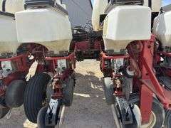 WHITE 8182 12 ROW PLANTER - Shackelton Auctions Inc.