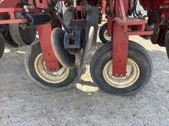 WHITE 8182 12 ROW PLANTER - Shackelton Auctions Inc.