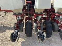 WHITE 8182 12 ROW PLANTER - Shackelton Auctions Inc.