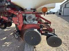 WHITE 8182 12 ROW PLANTER - Shackelton Auctions Inc.