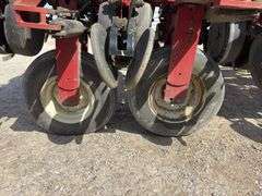 WHITE 8182 12 ROW PLANTER - Shackelton Auctions Inc.