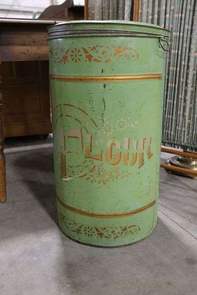 EARLY PAINTED FLOUR STORE BIN 27" - Shackelton Auctions Inc.
