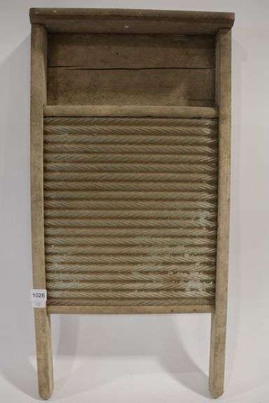 WOODEN WASH BOARD - Shackelton Auctions Inc.