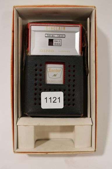 SINCLAIR GAS PUMP TRANSISTOR RADIO - Shackelton Auctions Inc.