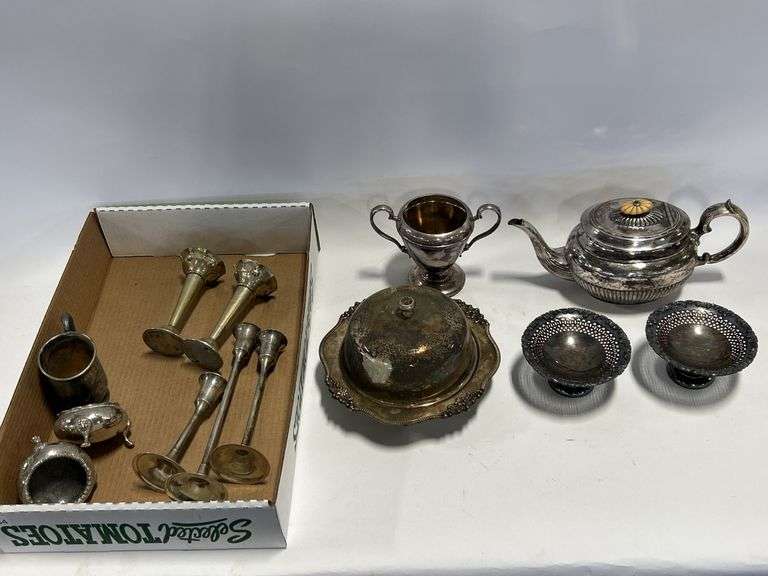 GROUP OF SLIVER PLATE - Shackelton Auctions Inc.
