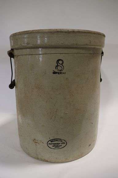 MEDALTA EIGHT GALLON GLAZED STONEWARE CROCK - Shackelton Auctions Inc.