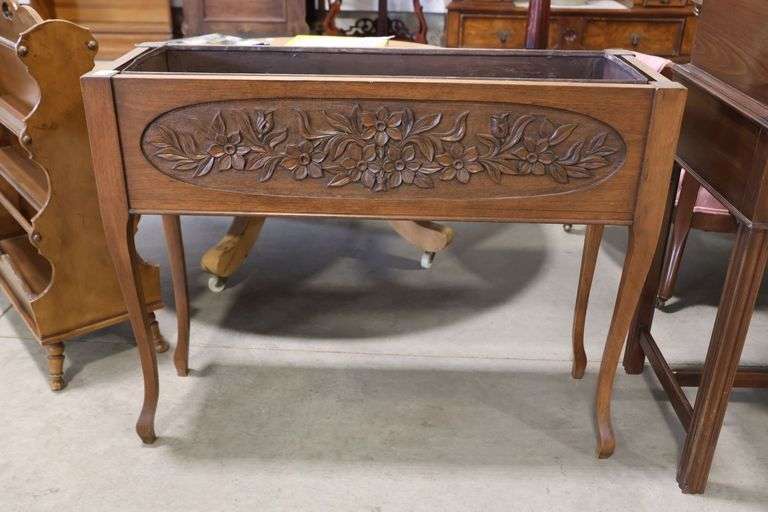 ANTIQUE PLANTER BOX WITH INSERT 34"X12"X27" - Shackelton Auctions Inc.