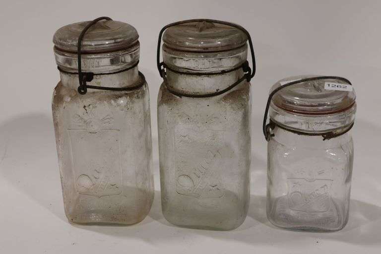 THREE QUEEN PINT AND QUART LAMP FRUIT JARS - Shackelton Auctions Inc.