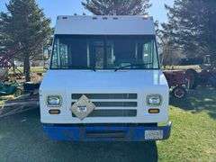 2008 UTILIMASTER BY FREIGHTLINER TRUCK - Shackelton Auctions Inc.