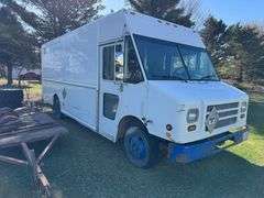 2008 UTILIMASTER BY FREIGHTLINER TRUCK - Shackelton Auctions Inc.