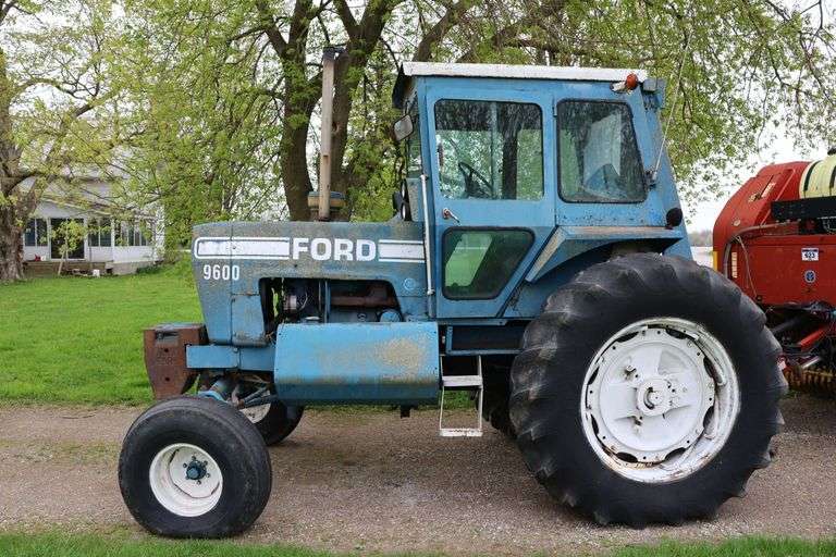 FORD 9600 TRACTOR - Shackelton Auctions Inc.