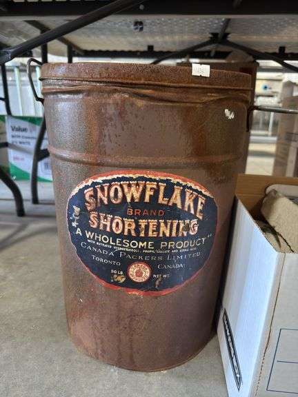 WOODEN CORBELS AND SNOWFLAKE 50 POUND PAIL - Shackelton Auctions Inc.