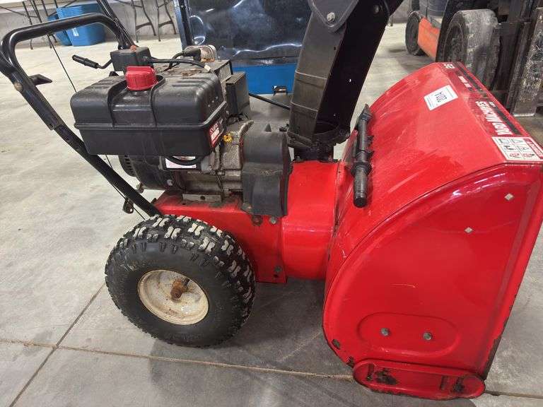 YARD MACHINES 26" WALK BEHIND SNOW BLOWER - Shackelton Auctions Inc.