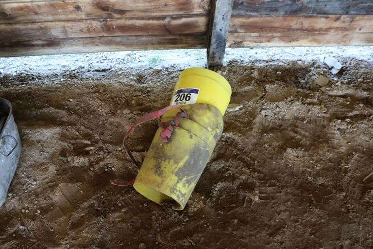EXTENDABLE GRAIN SPOUT - Shackelton Auctions Inc.