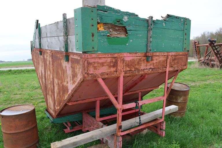 SHAKER BOX - Shackelton Auctions Inc.