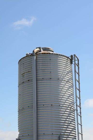 Cone Bottom Feed Tank - Shackelton Auctions Inc.
