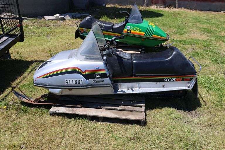 1980 JOHN DEERE SPORTFIRE SNOWMOBILE - Shackelton Auctions Inc.