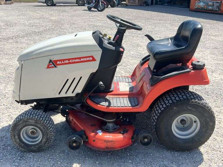ALLIS CHALMERS AC130 LAWN MOWER - Shackelton Auctions Inc.