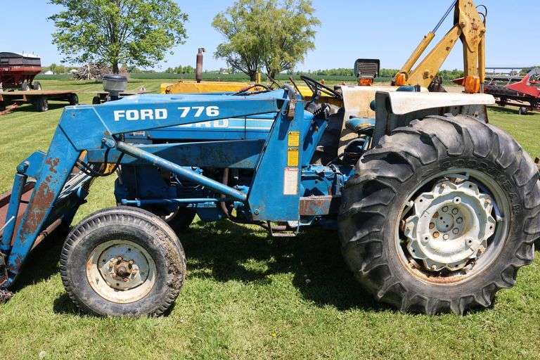 FORD 4610 TRACTOR & 776 LOADER - Shackelton Auctions Inc.