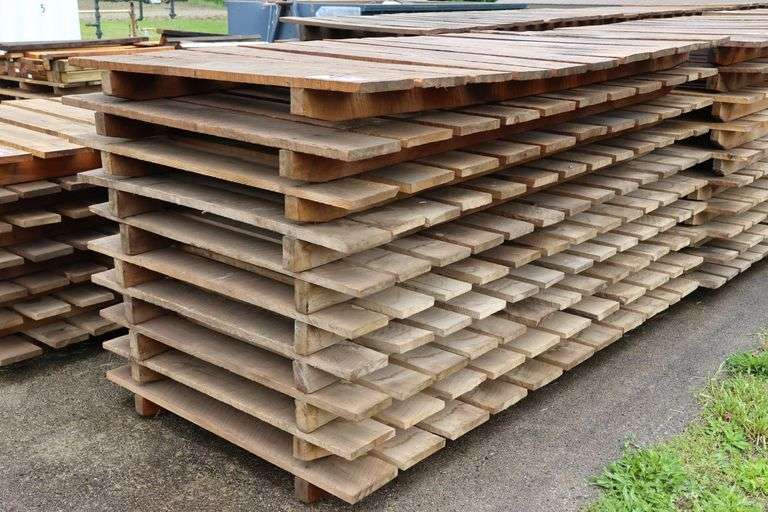 10 - 4' X 8' HARDWOOD PALLETS - Shackelton Auctions Inc.