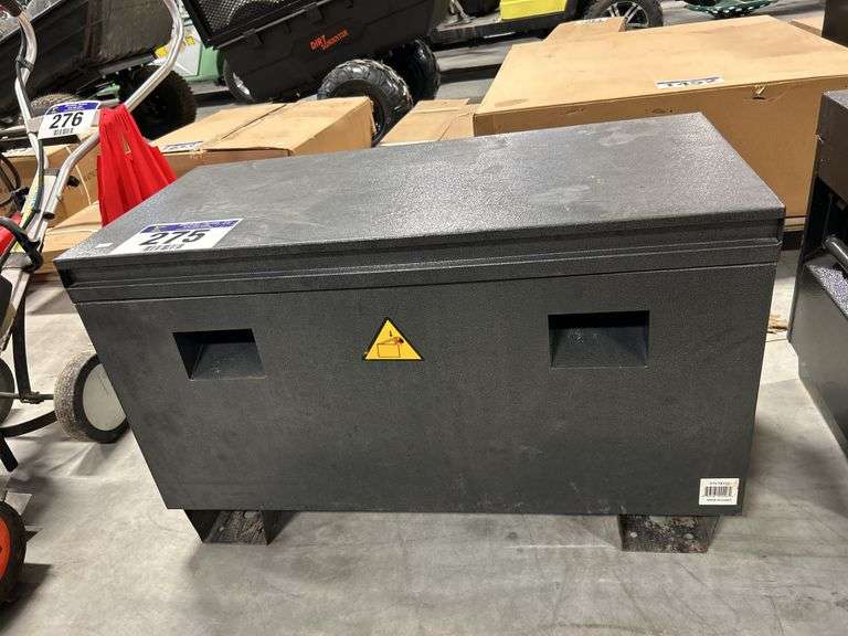 PERFORMANCE BUILT TOOL BOX - Shackelton Auctions Inc.