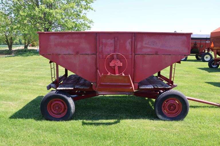 GRAVITY BOX & WAGON - Shackelton Auctions Inc.