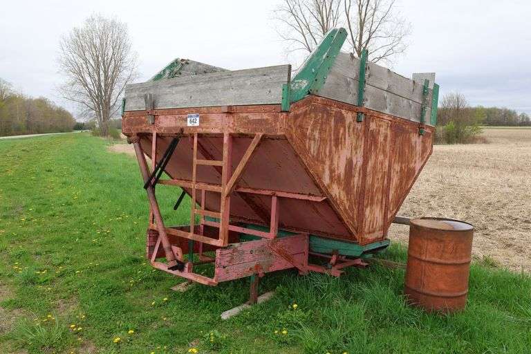 SHAKER BOX - Shackelton Auctions Inc.