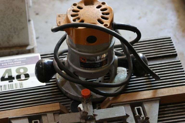 BLACK & DECKER ROUTER & TABLE - Shackelton Auctions Inc.