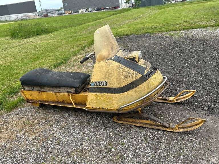 SKI-DOO OLYMPIC 335CC SNOWMOBILE - Shackelton Auctions Inc.