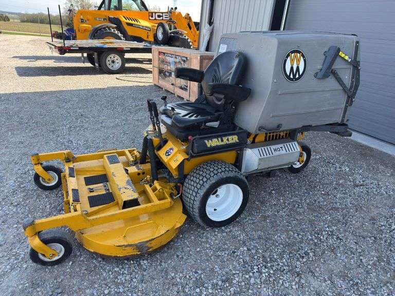 WALKER T25I MOWER WITH BAGGER - Shackelton Auctions Inc.