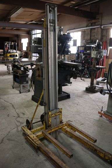 SUMNER 760/18 MANUAL LIFT - Shackelton Auctions Inc.