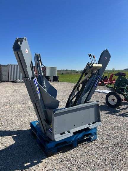 BAUMAN SS330 SKID STEER MOUNT 30" TREE SPADE - Shackelton Auctions Inc.
