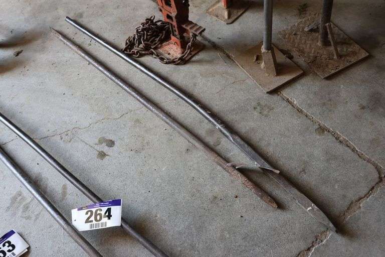 2 CROW BARS - Shackelton Auctions Inc.