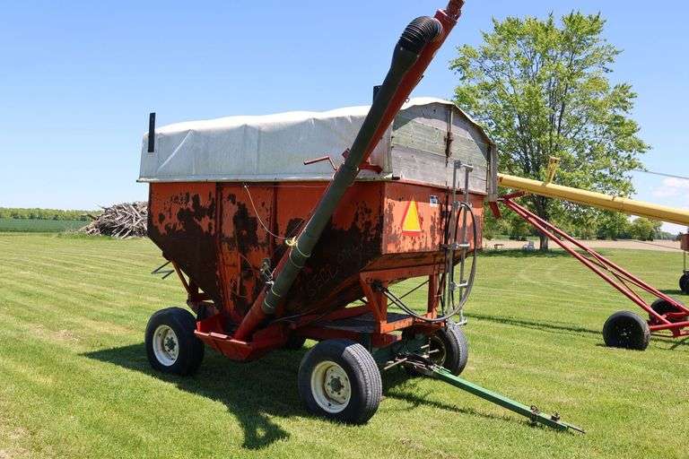 KILBROS GRAVITY BOX, AUGER & WAGON - Shackelton Auctions Inc.