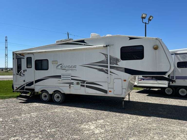 2006 KEYSTONE COUGAR 276EFS 5TH WHEEL CAMPER - Shackelton Auctions Inc.