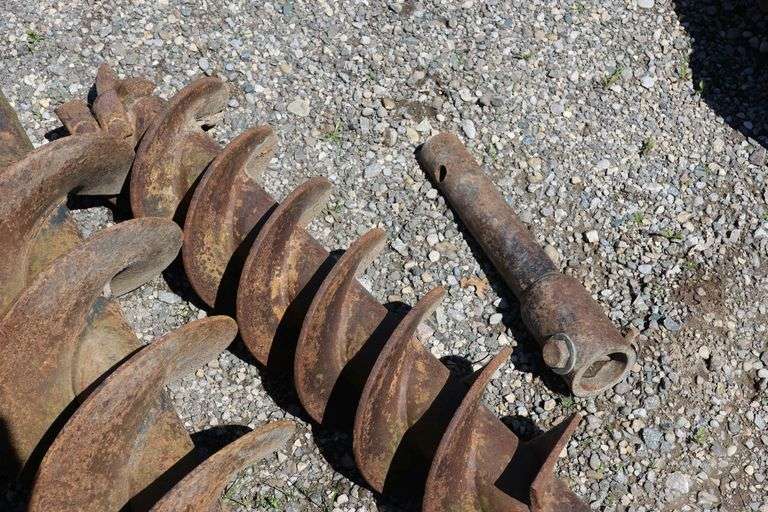 BOBCAT 9" & 12" BIT & EXTENSION - Shackelton Auctions Inc.