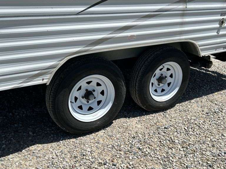 2008 KZ SPORTSMAN 202 CAMPER TRAILER - Shackelton Auctions Inc.