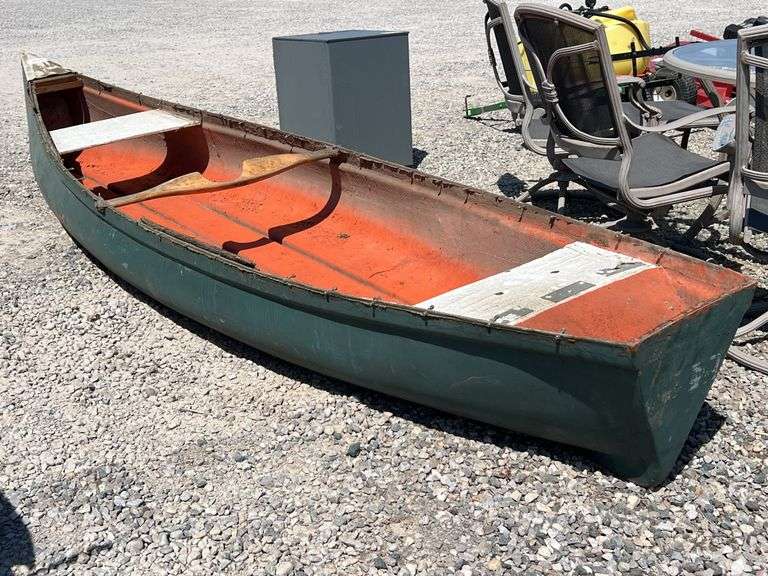 14' FIBERGLASS CANOE - Shackelton Auctions Inc.
