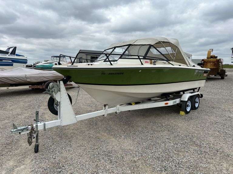 WINNER 19' BOAT WITH 470 MERCRUISER INBOARD MOTOR & TANDEM TRAILER ...