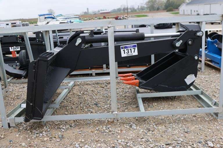 BACKHOE ARM - Shackelton Auctions Inc.