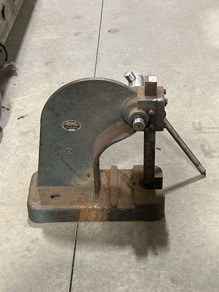 FORD PRESS - Shackelton Auctions Inc.