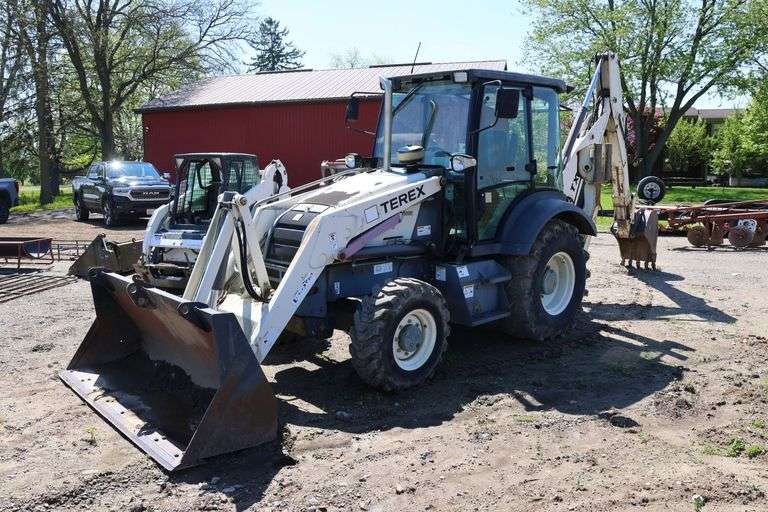 TEREX TX760B 4WD TRACTOR/LOADER/BACKHOE - Shackelton Auctions Inc.