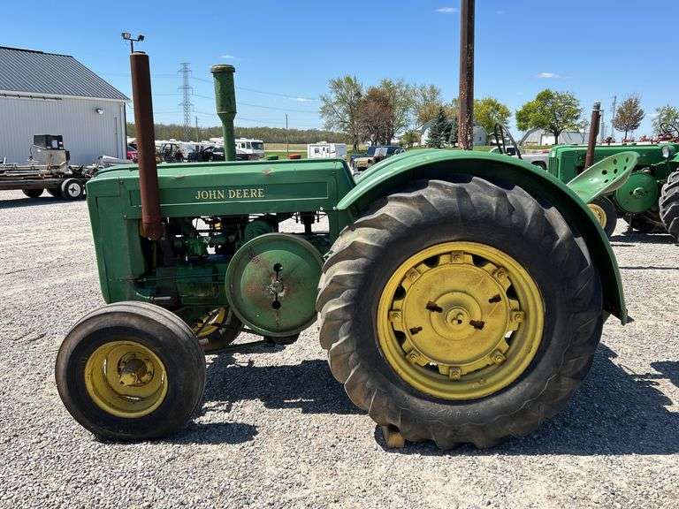 JOHN DEERE "D" TRACTOR - Shackelton Auctions Inc.