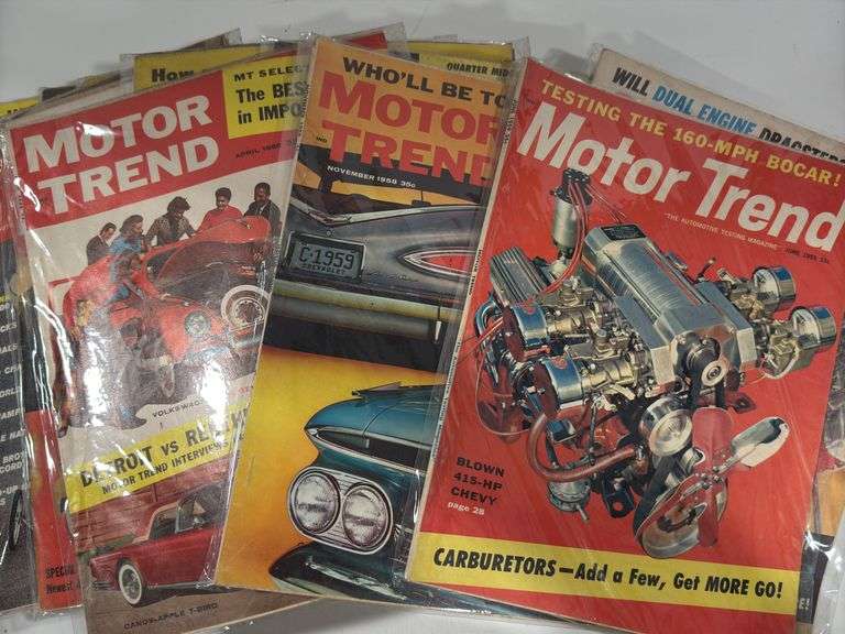 COLLECTION OF 1960'S HOT ROD MAGAZINES - Shackelton Auctions Inc.