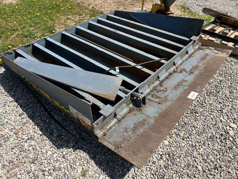 LOADING DOCK PLATE - Shackelton Auctions Inc.