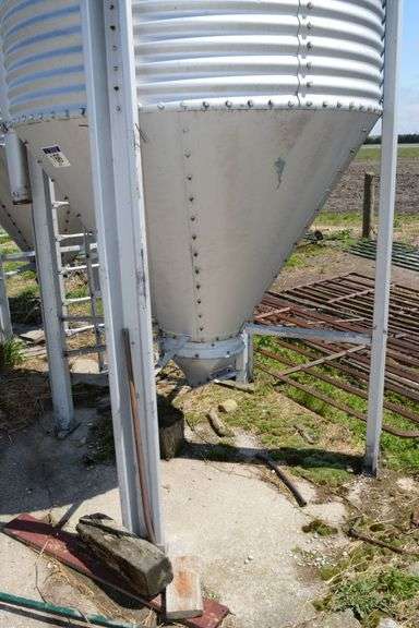 Cone Bottom Feed Tank - Shackelton Auctions Inc.