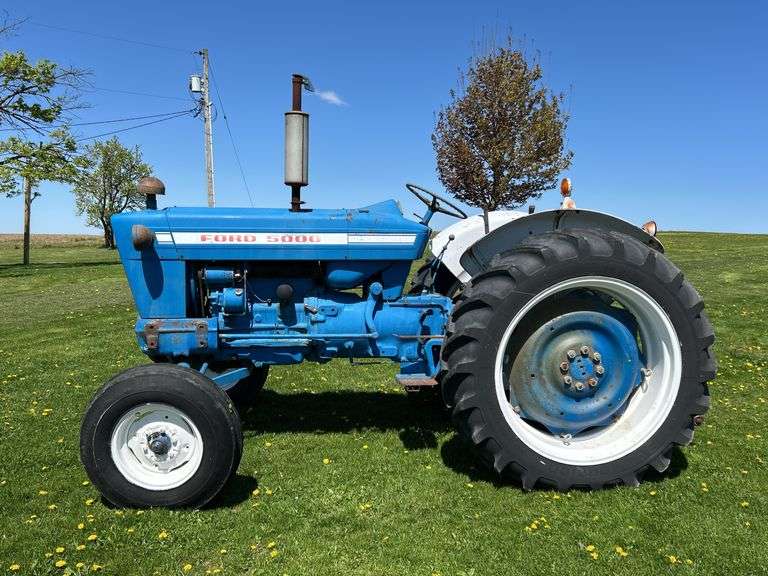 FORD 5000 GAS TRACTOR - Shackelton Auctions Inc.