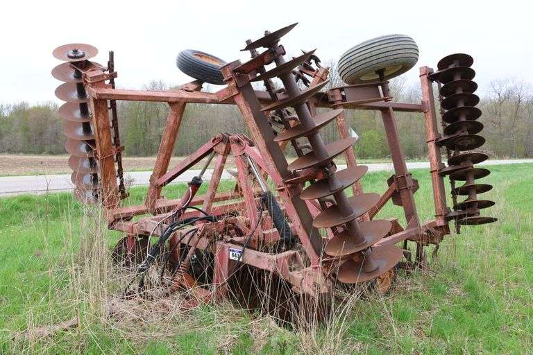 22' HYDRAULIC FOLD DISC - Shackelton Auctions Inc.
