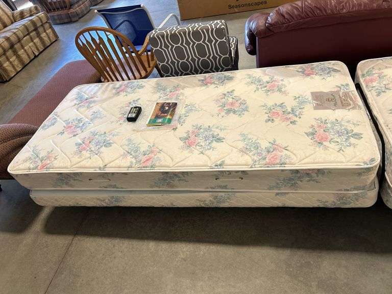 TWIN ULTRAMATIC ELECTRIC ADJUSTABLE BED - Shackelton Auctions Inc.