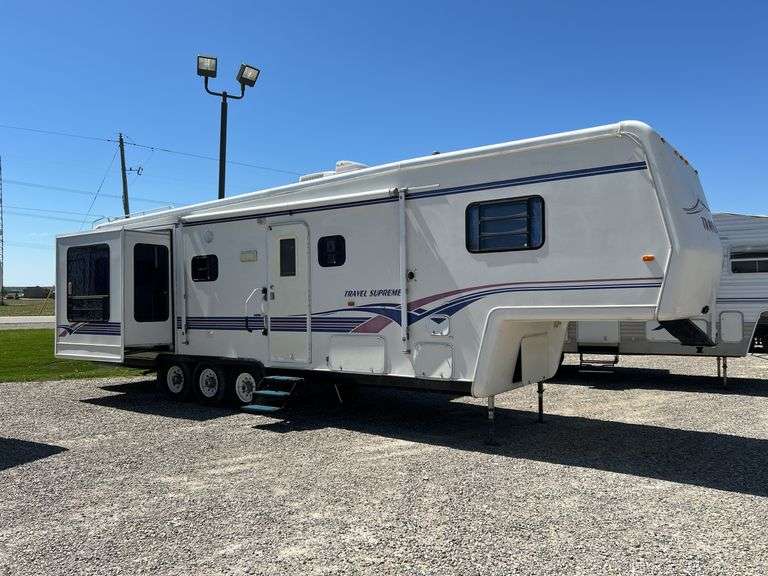 1999 TRAVEL SUPREME 36' 5TH WHEEL CAMPER - Shackelton Auctions Inc.